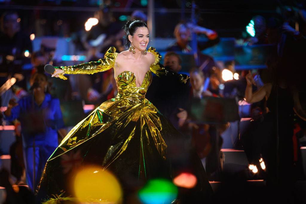 Katy Perry Earns THIS New Milestone + Singer Announces Anniversary ...