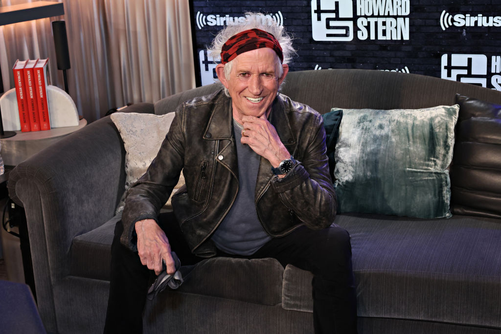 Keith Richards' Shocking New Year's Video Sparks Fears He's 'Knocking ...