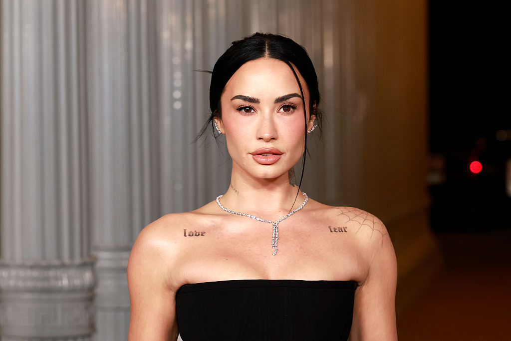 Demi Lovato's Shocking 'Rib-Showing' Bikini Photos Spark Fears of Eating Disorder Relapse— Is ...