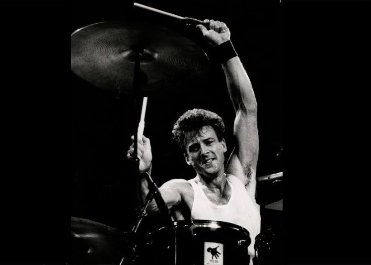 Midnight Oil Mourns Loss of Co-Founder Rob Hirst, Who Died of ...