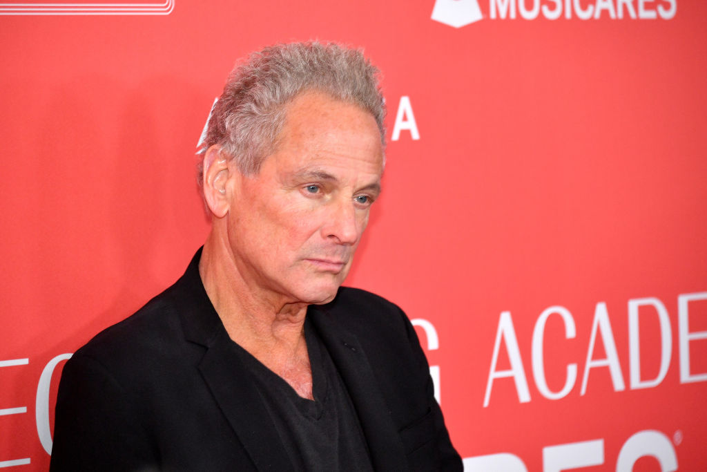 Alleged Stalker of Fleetwood Mac's Lindsey Buckingham Appears in Court ...