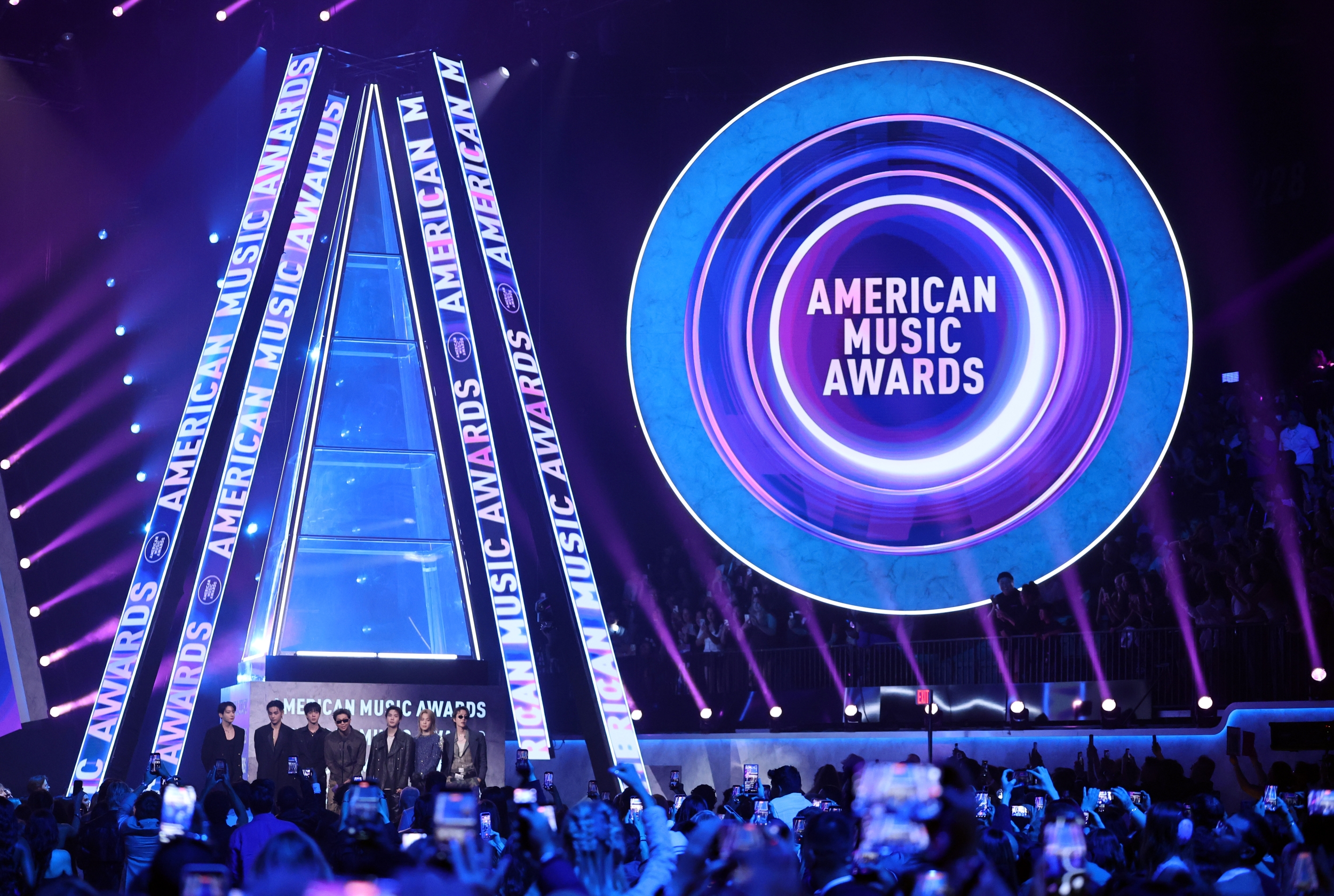 The 2026 AMAs Proved That the Best Award Show Is One That Lets the ...